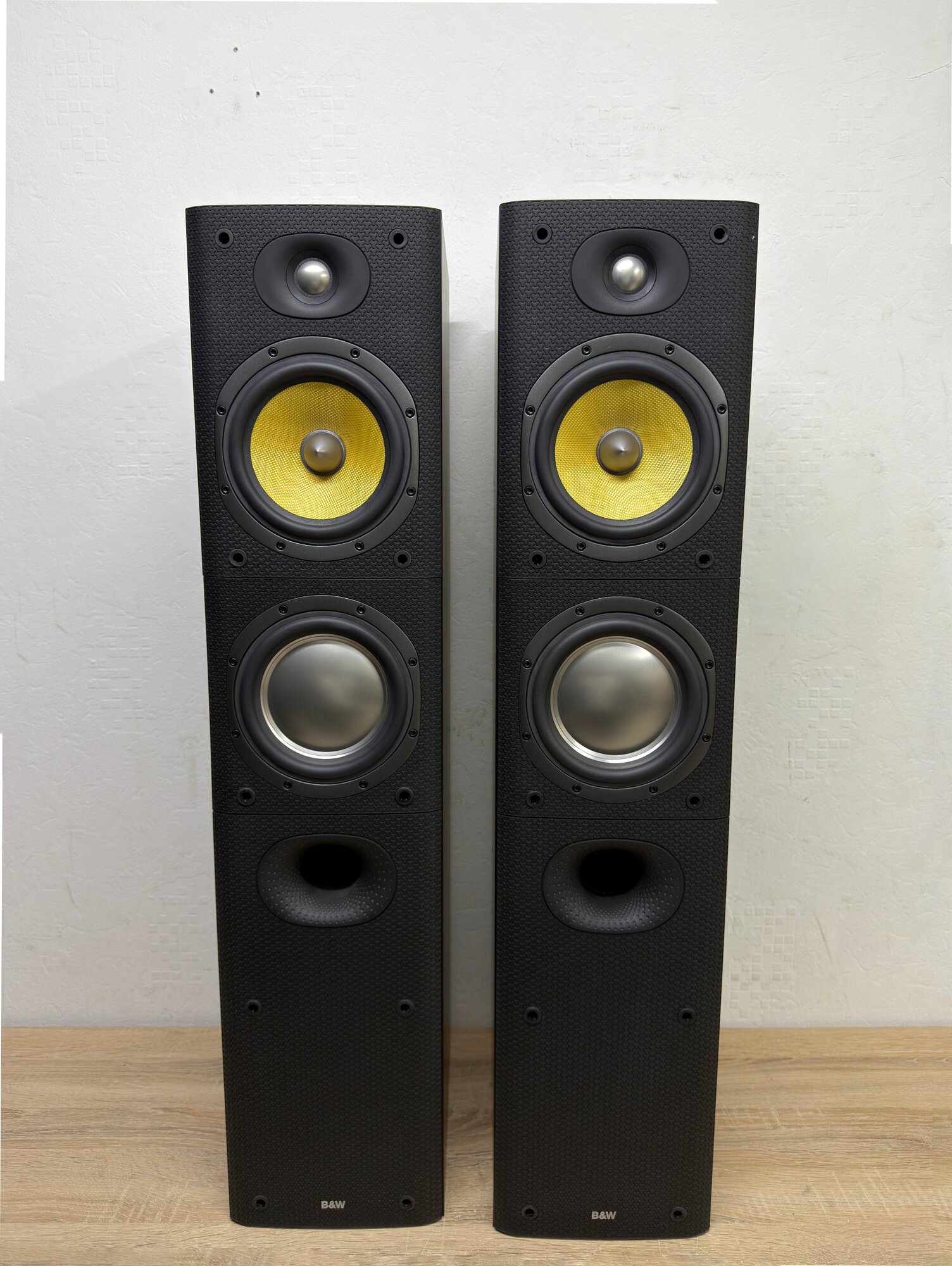 Акустика Bowers&Wilkins DM603 S3