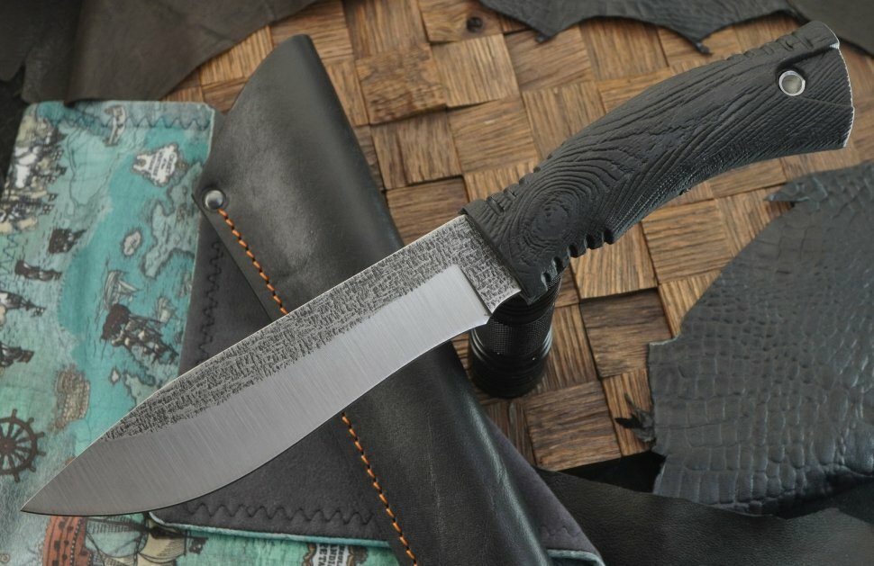 Закаленная сталь нож Комбат Лесник, сталь Х12МФ, рукоять эластрон