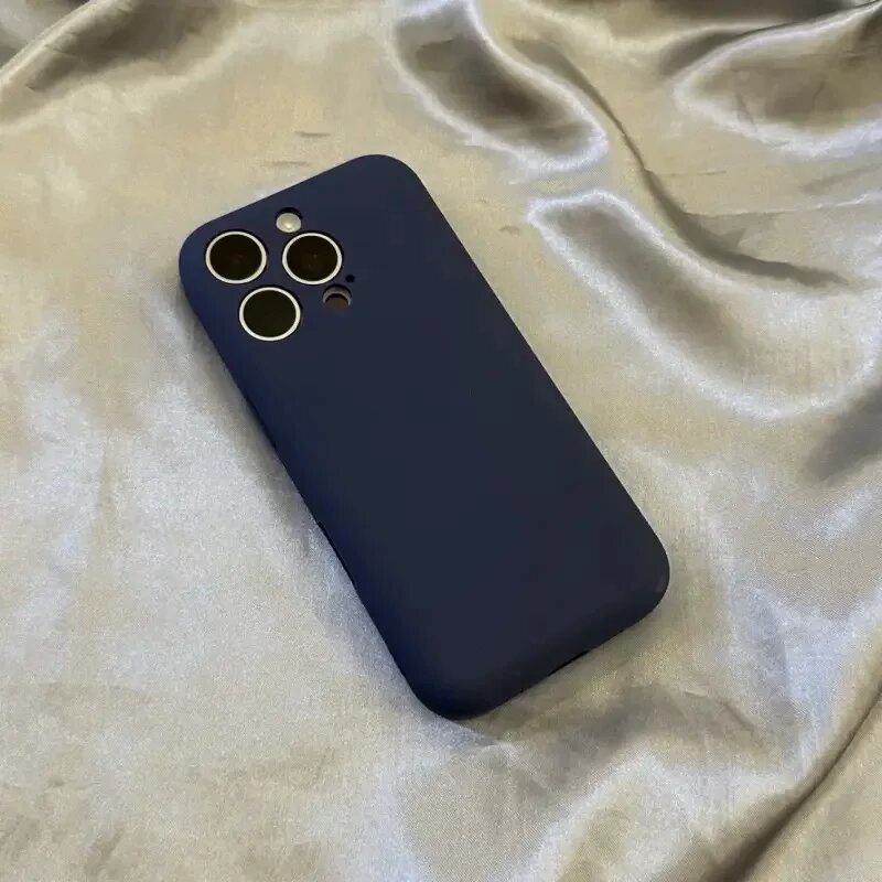 Чехол для iPhone 12 из жидкого силикона цвета морской синевы - полная защита от скольжения