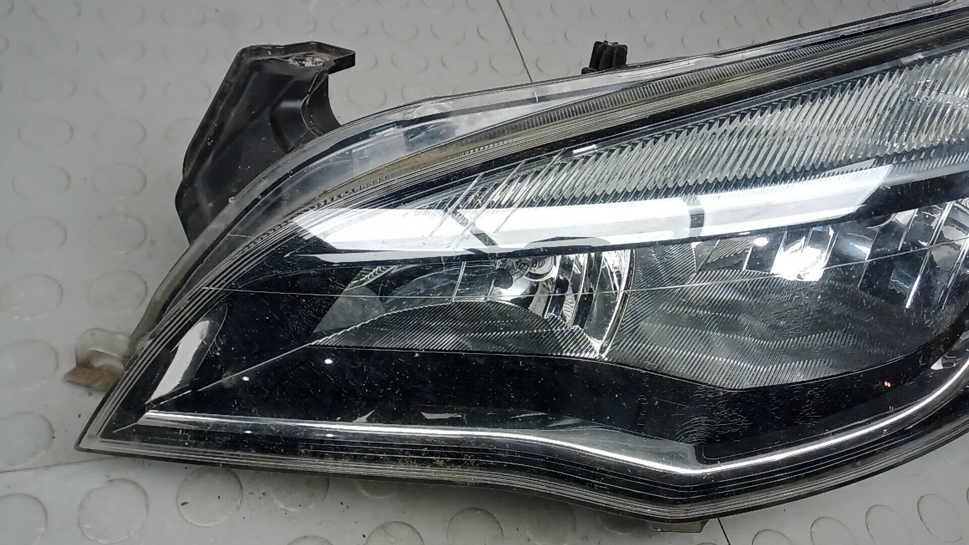 Фара левая OPEL ASTRA J — фото 1