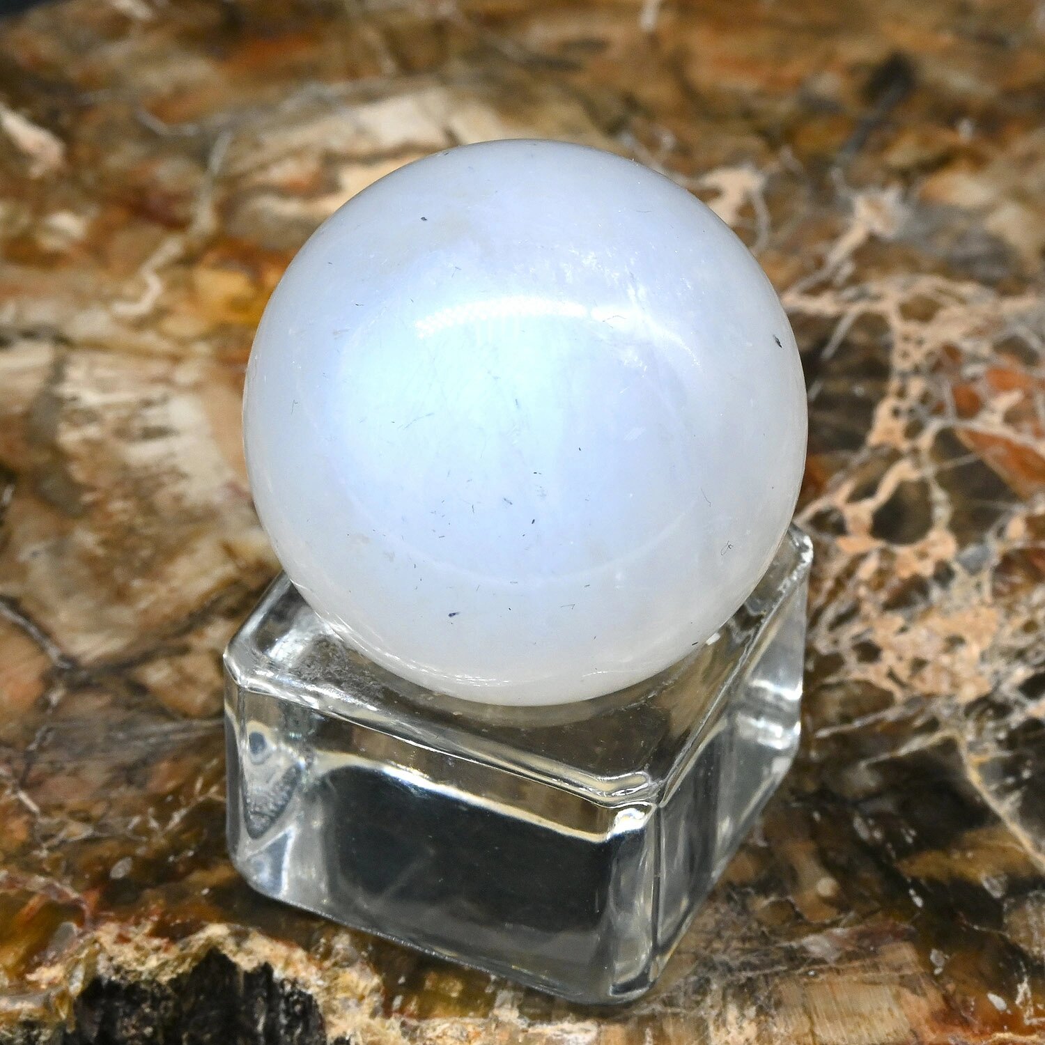 Шар из лунного камня, (адуляр) диаметр 29мм .