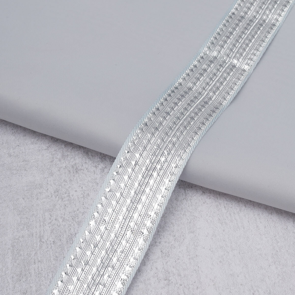 Лента для подарков, с люрексом, 25 мм х 25 м, цвет серебристый, Красная лента