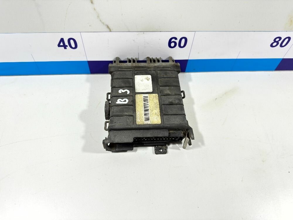 Блок управления двигателем VW Passat B3 443907311B