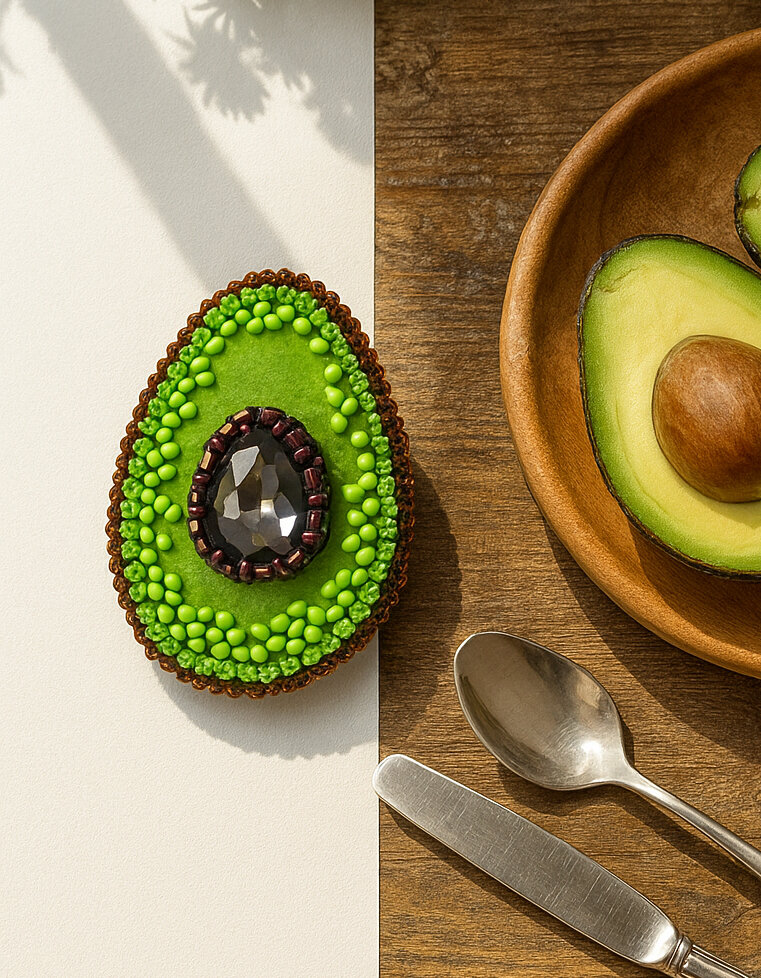 Брошь Julia Batirova, кристалл, бисер, стразы, стекло