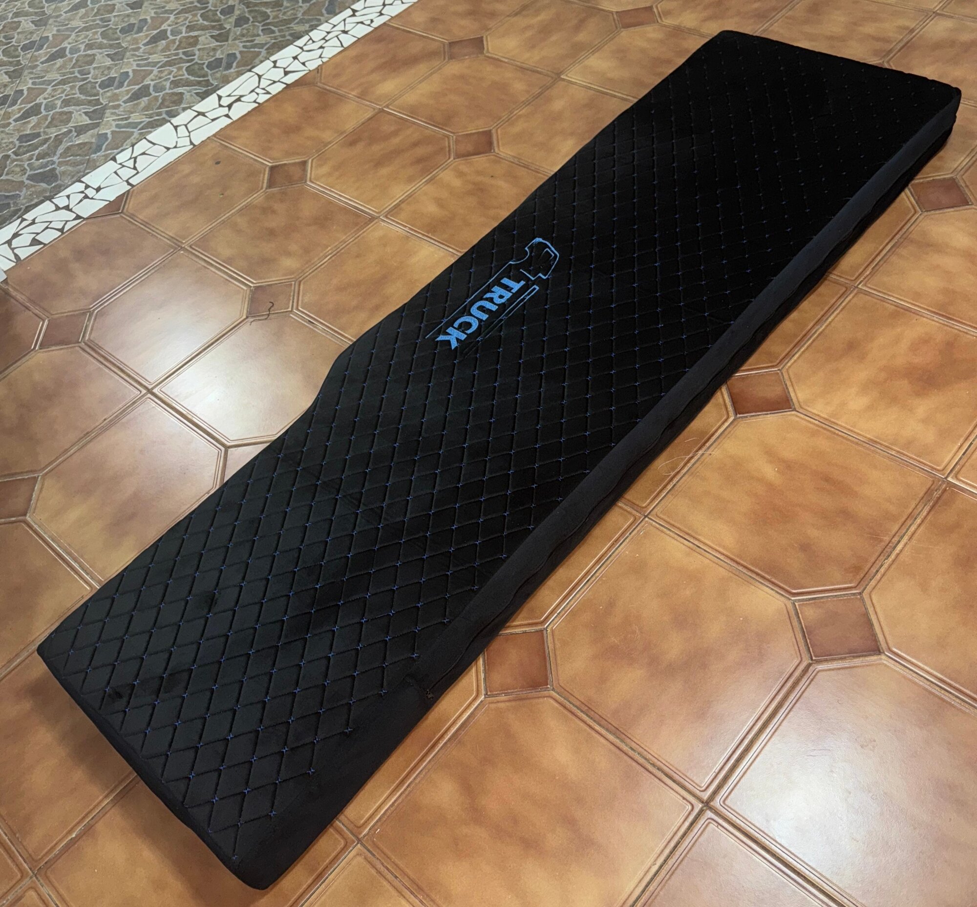 Чехол на сиденье автомобиля