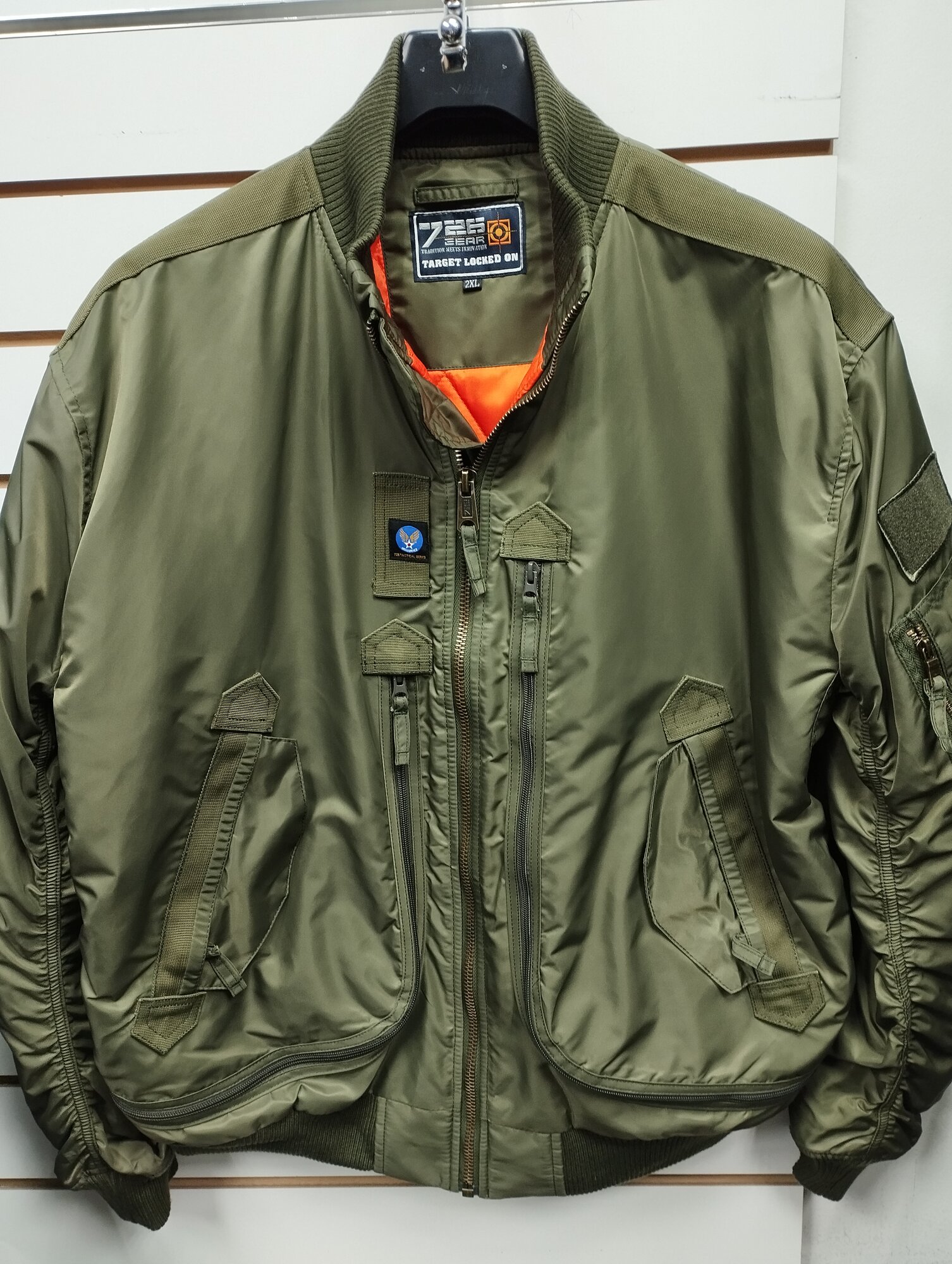 Ветровка бомбер