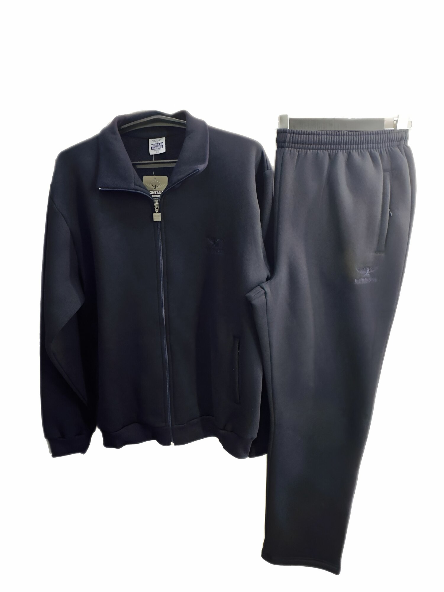 Костюм спортивный