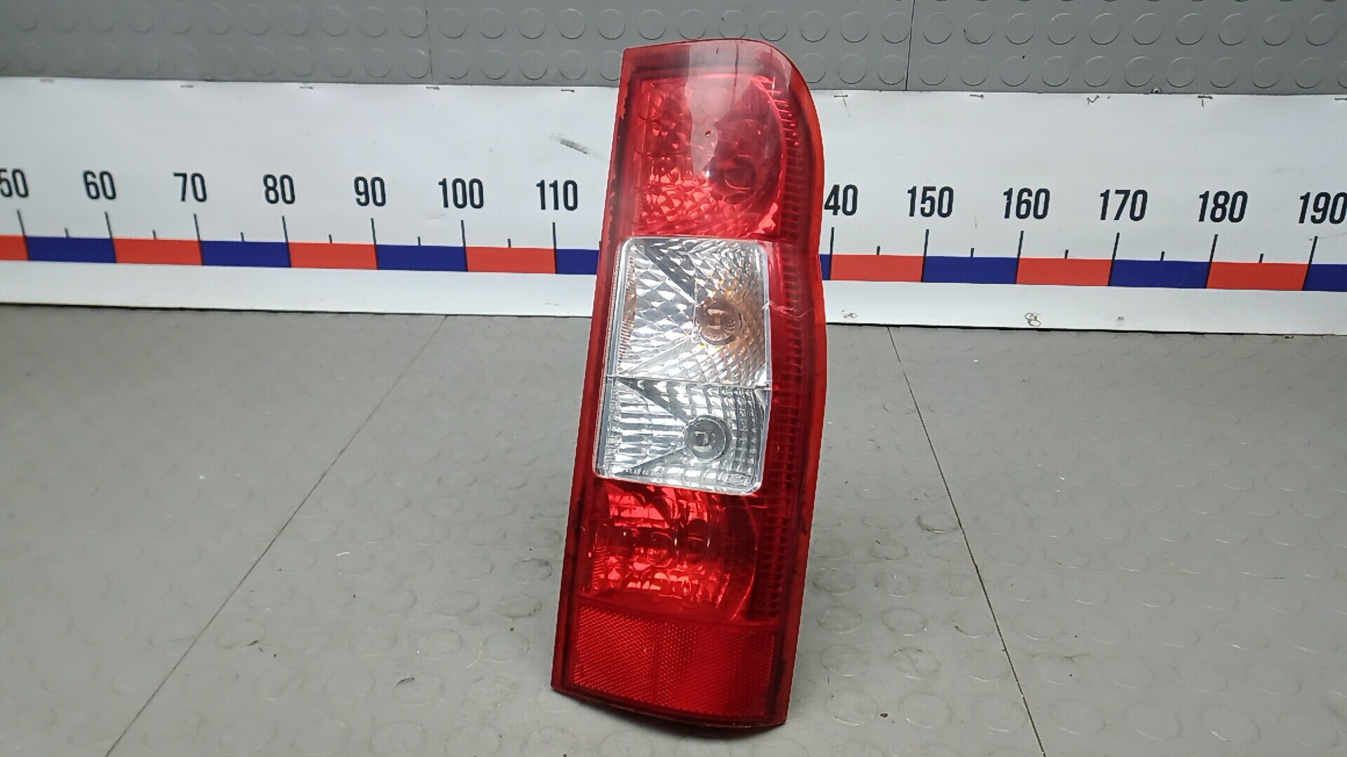 Фонарь задний правый FORD TRANSIT 7