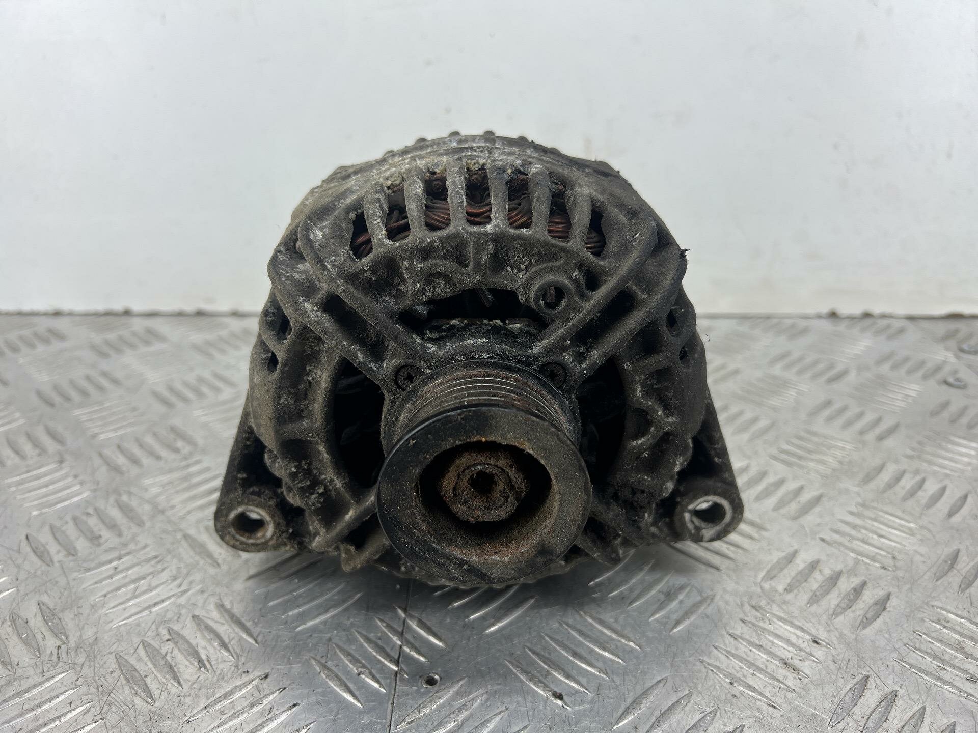 Генератор Mercedes-Benz Vito W639 2006 0124515131