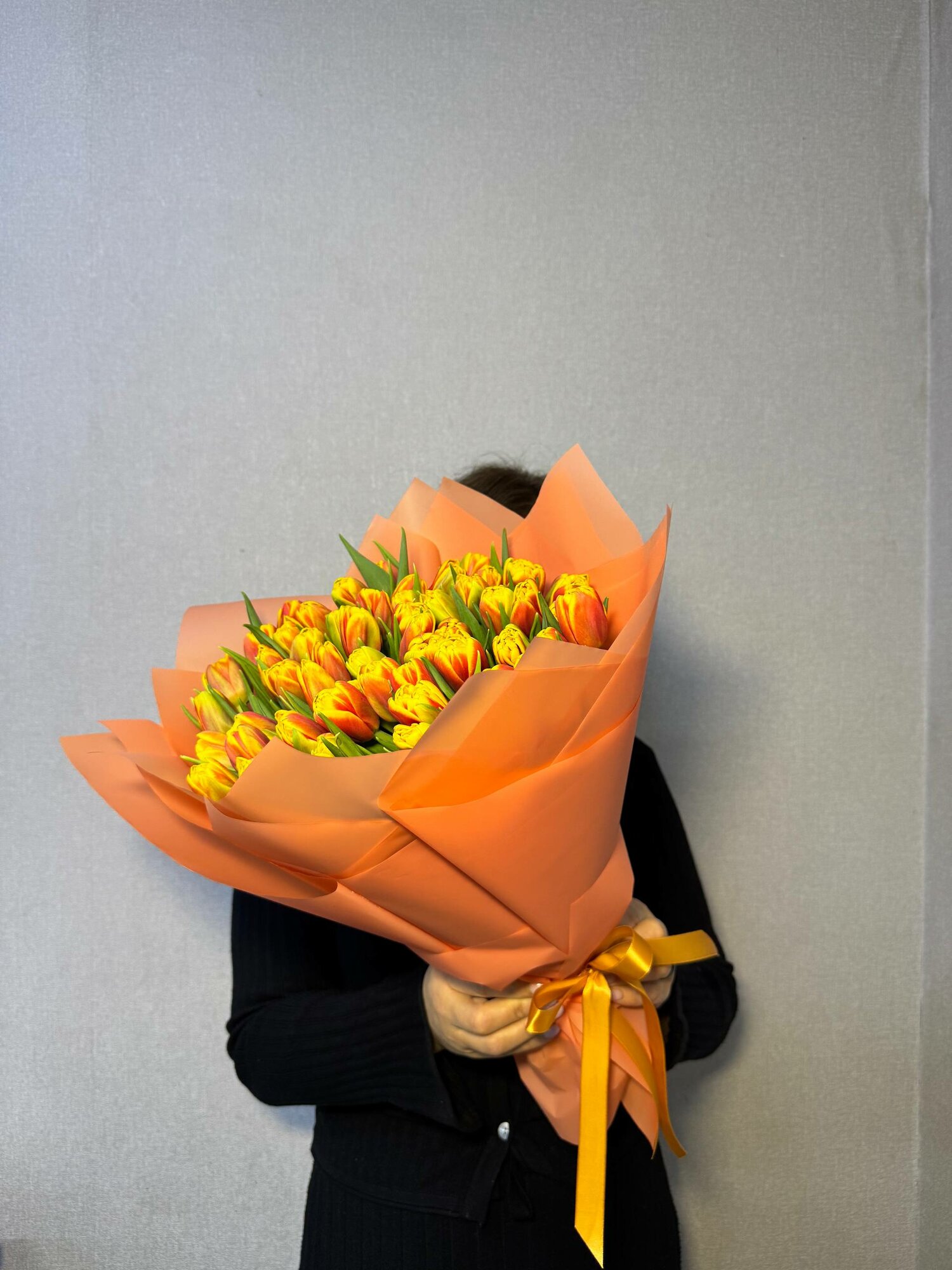 Букет из живых цветов FRESH FLORA пионовидные тюльпаны 49 штук, монобукет