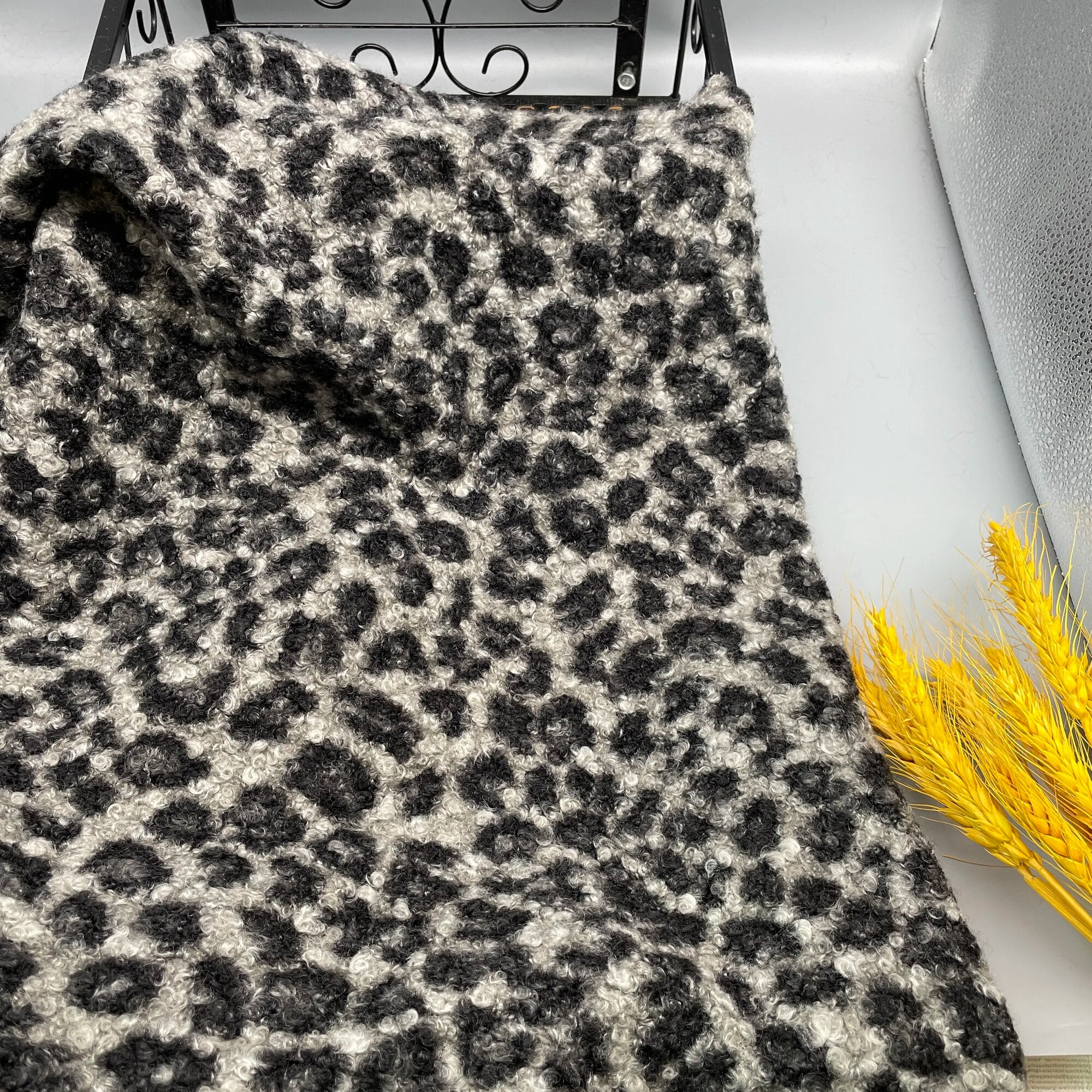 Плюшевая ткань с леопардовым принтом 100% полиэстер 45x160 см