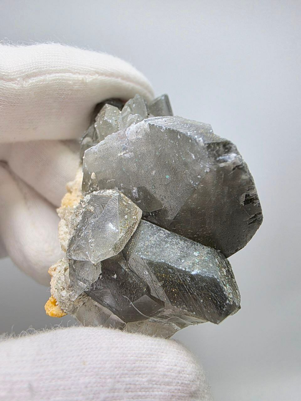 Кальцит с пиритом, 58 мм 31 г.