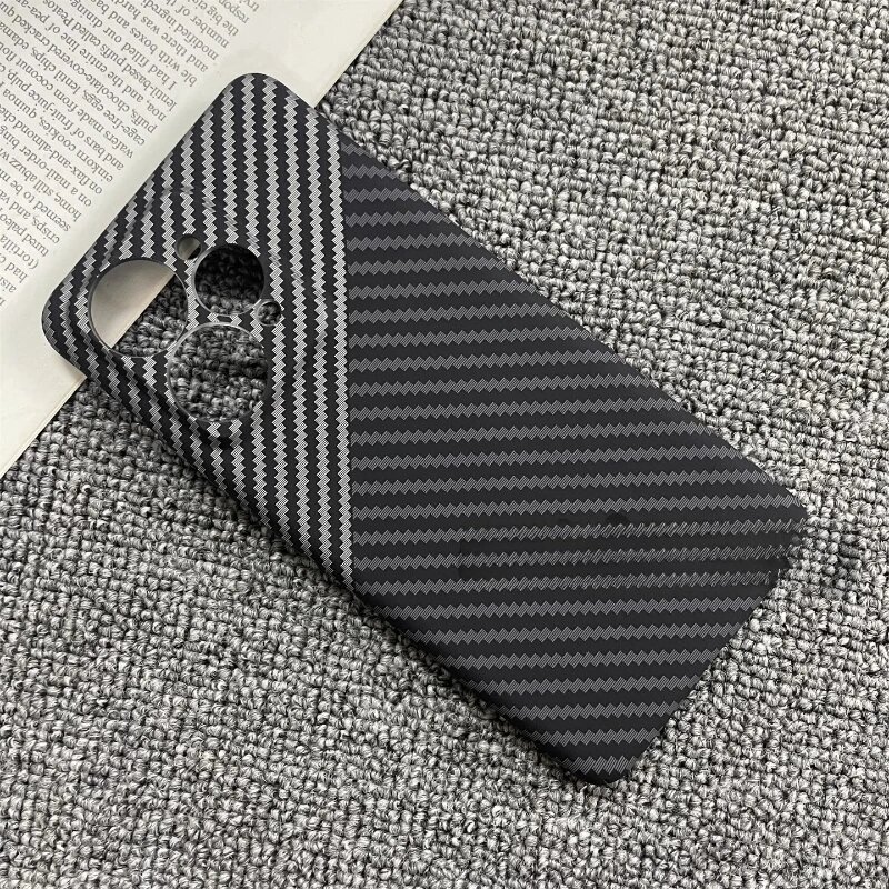 Серый чехол для Realme 15 Pro с углеродным волокном
