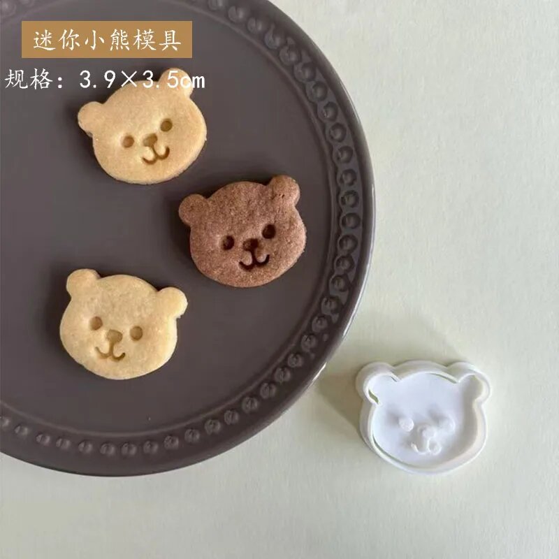 Animals Cookie Cutters Plastic 3D Cute Cartoon Pressable Biscuit Mold Cookie Stamp Kitchen Baking Pastry Bakeware