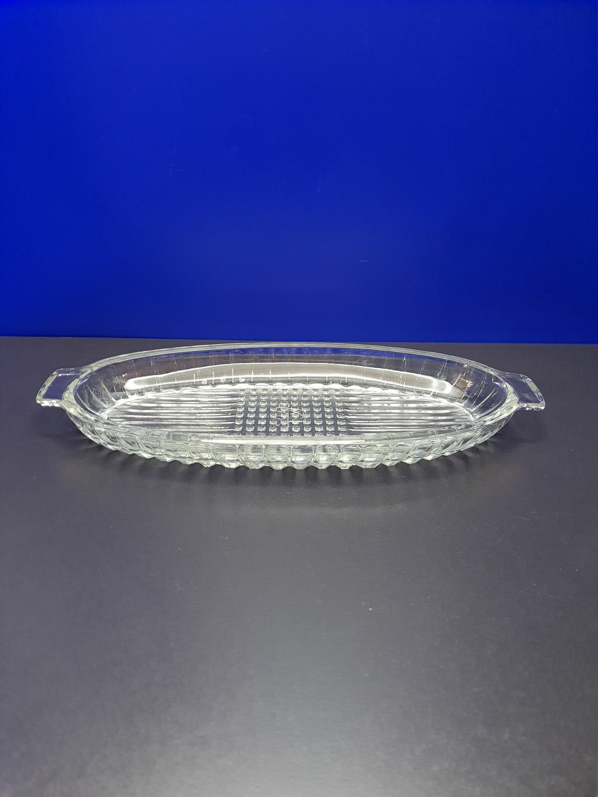 Блюдо винтажное селедочница с рельефным декором, стекло, СССР 60-70е