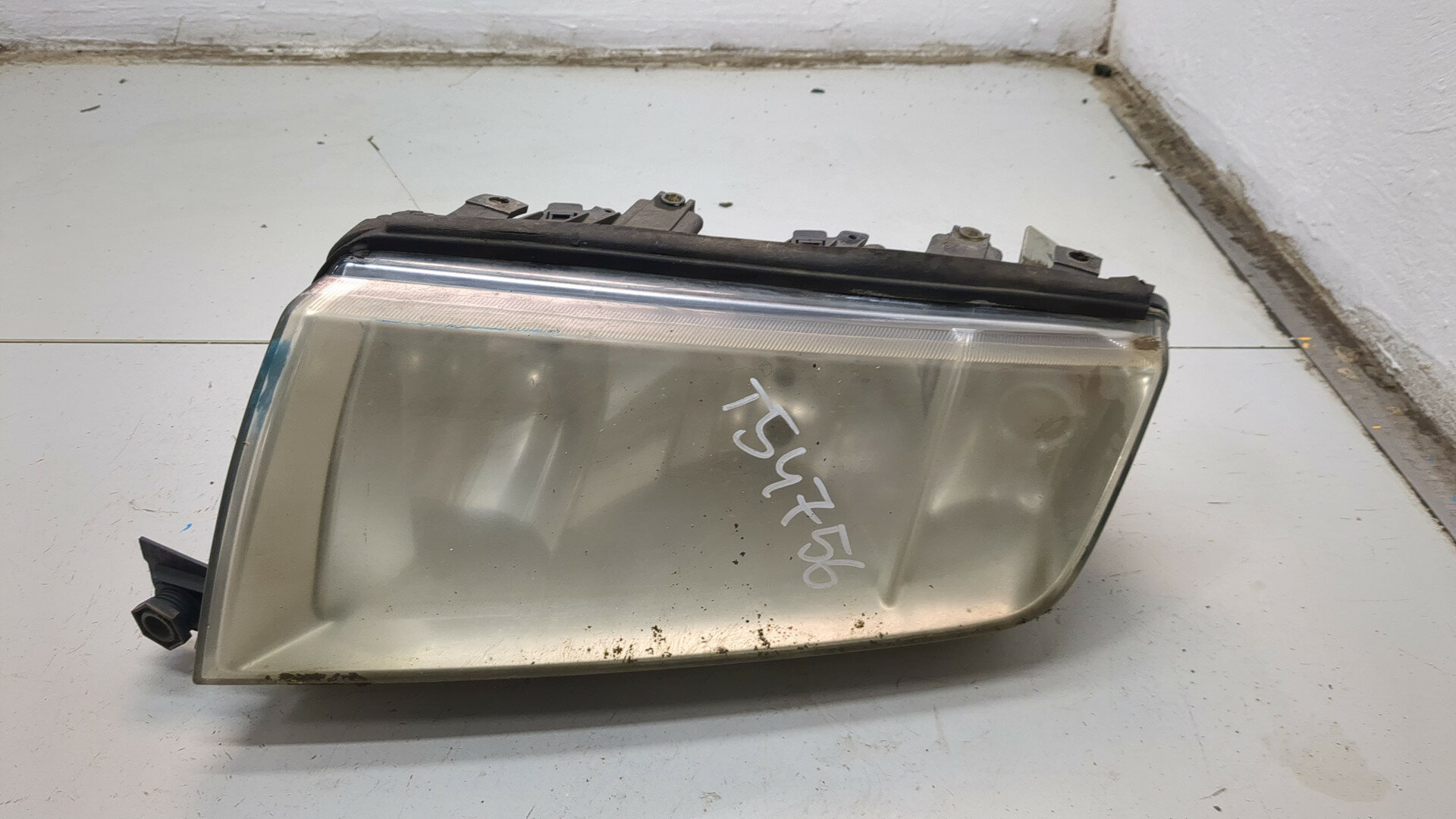 Фара (передняя) левая Skoda Fabia Б/У