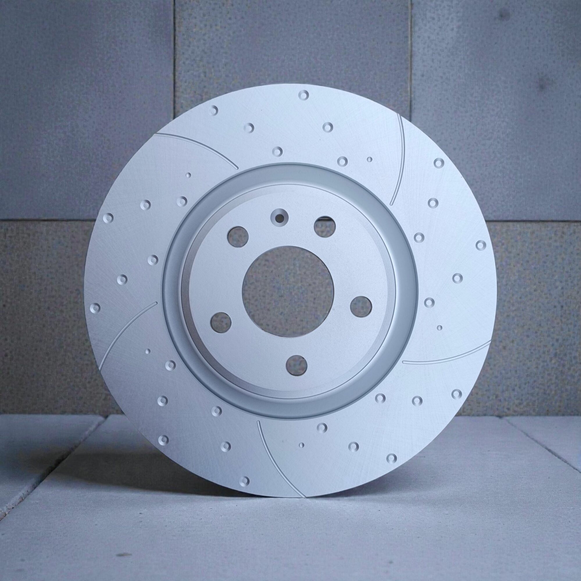 Тормозной диск Gerat DSK-F173P (передний) Platinum для а/м AUDI A4, A5, A6, A7, Q5 (338 мм)