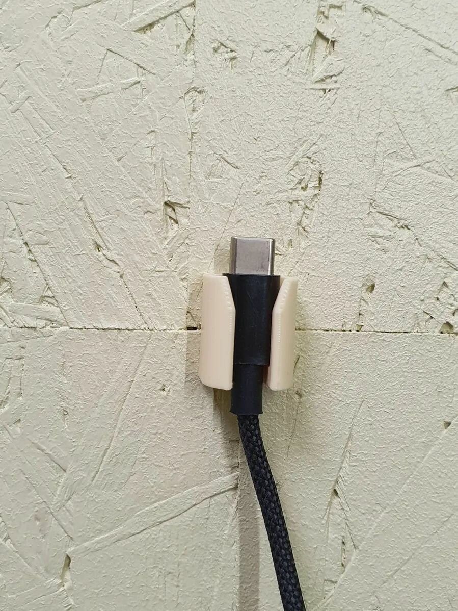 Кронштейн для USB-C кабеля "Элегант" настенный под шуруп