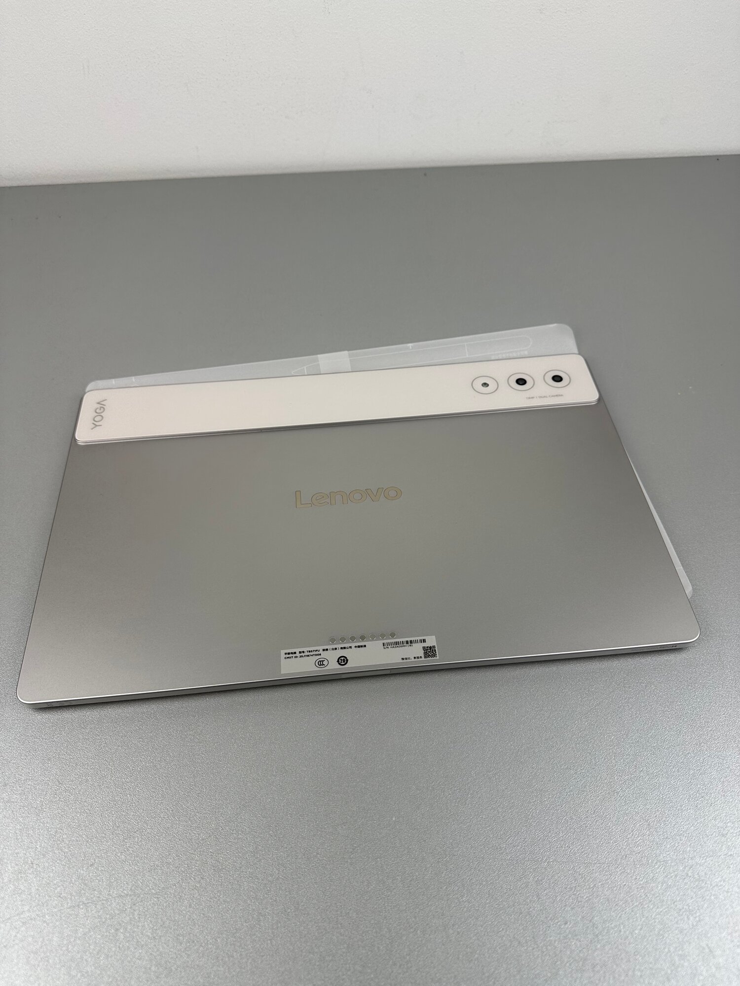 Планшет Lenovo Yoga Pad Pro AI Genesis, OLED 3К, 16ГБ+ 512ГБ