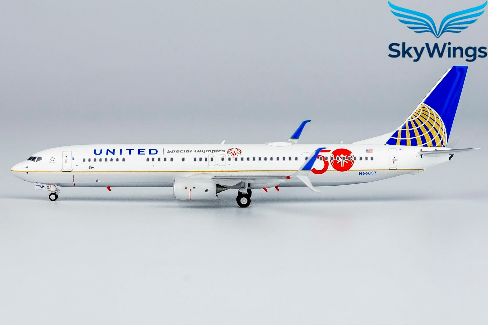 NG Models Модель самолета 1:400 Boeing 737-900ER United Airlines N66837, коллекционная модель удлиненного узкофюзеляжного лайнера