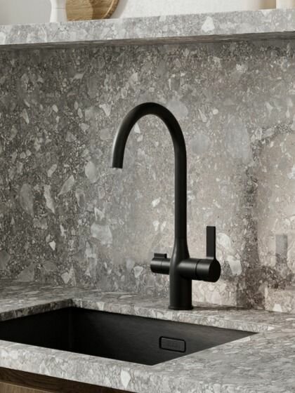 Смеситель IDDIS Pure PURBLFJi05 для кухонной мойки, черный матовый