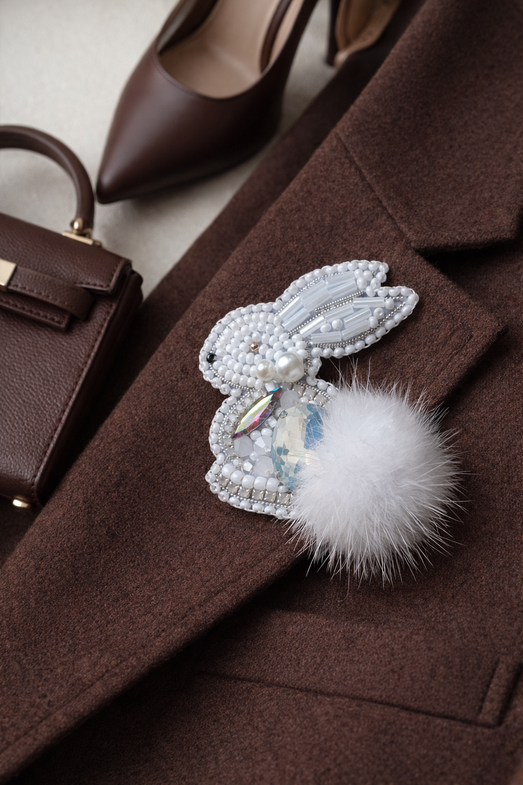 Брошь, металл, кристалл, стразы, стекло