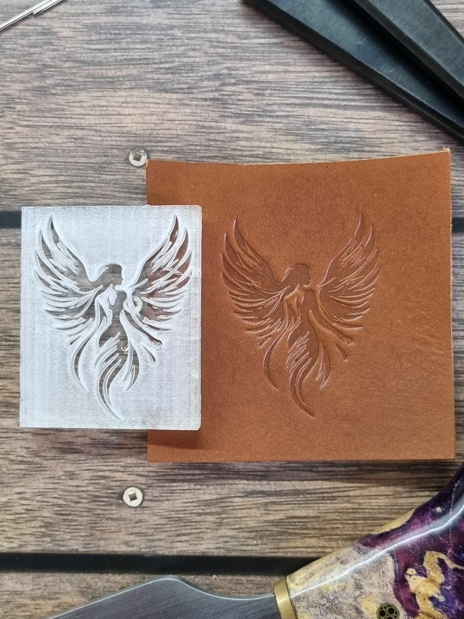 Акриловое клише для тиснения по коже " Ангел ". Подходит для изготовления и оформления обложек.