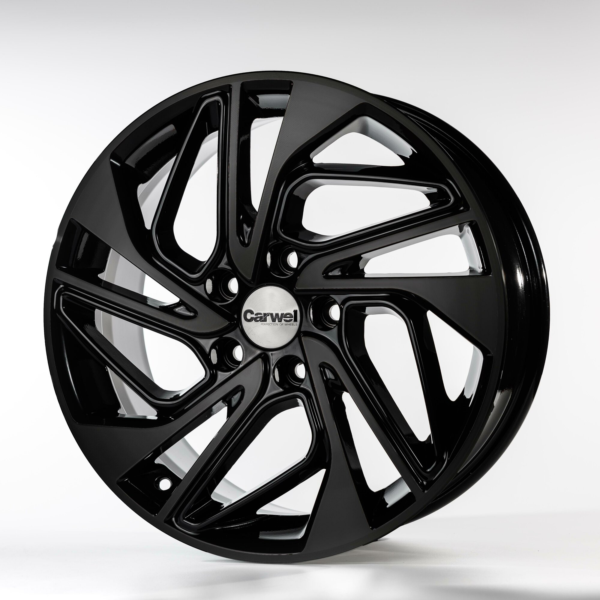 Диск автомобильный литой Carwel Калкан 206 17x7 5x114.3 et40 dia66.1 Чёрный глянцевый