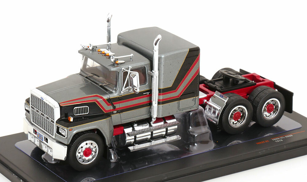 Модель коллекционная IXO Ford ltl 9000 1978 grey metallic black/red
