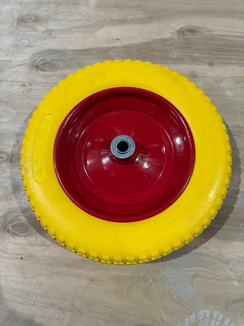 Колесо для тачки PU1301, полиуретан, 13*3,25-8 16/95мм, бескамерное