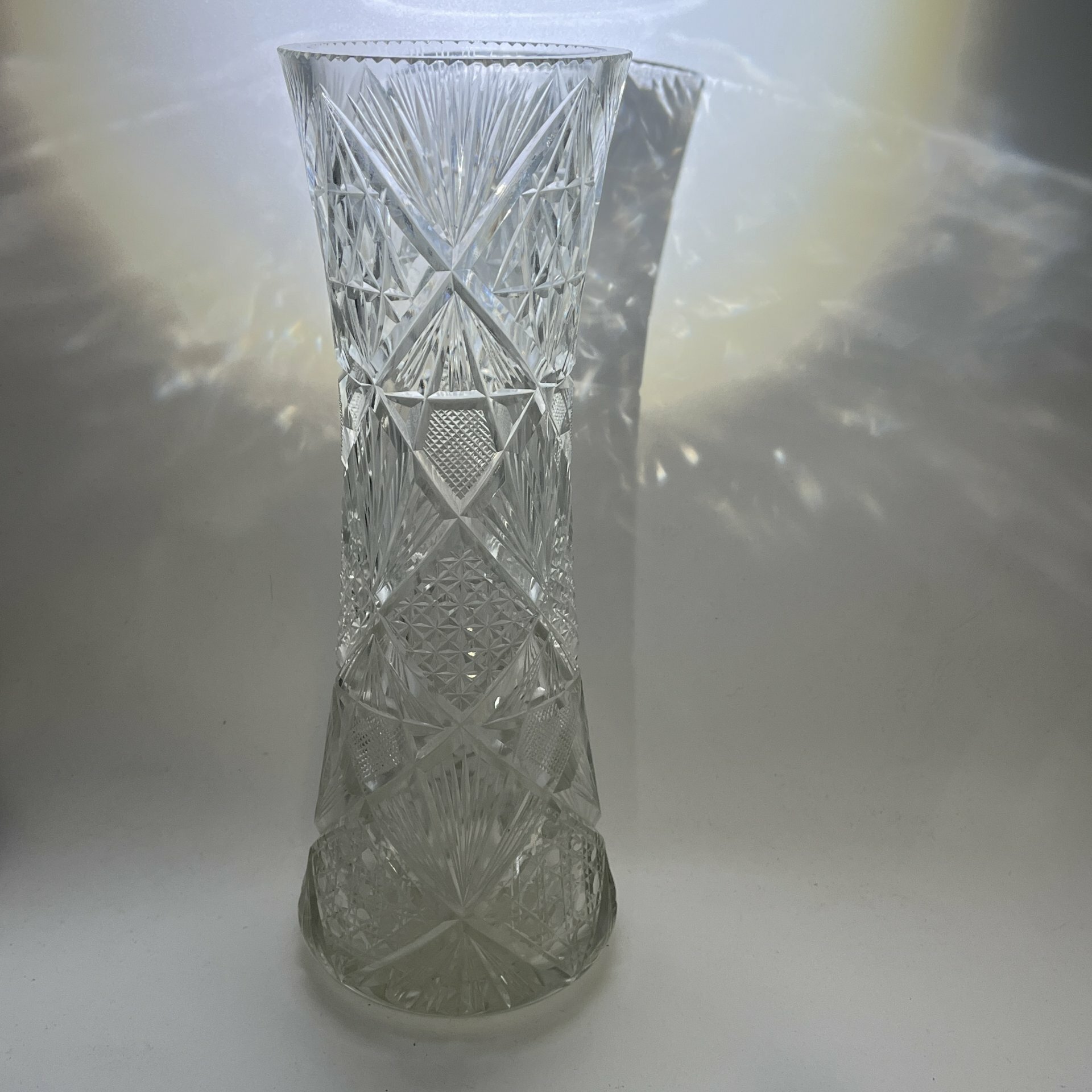 Высокая ваза с резным геометрическим декором, хрусталь, алмазная грань, СССР