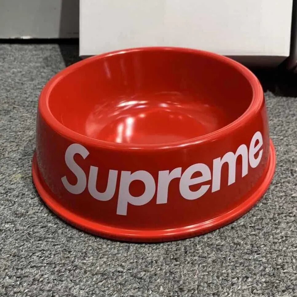 Миска для животных Supreme для кошек красного цвета круглая пластиковая