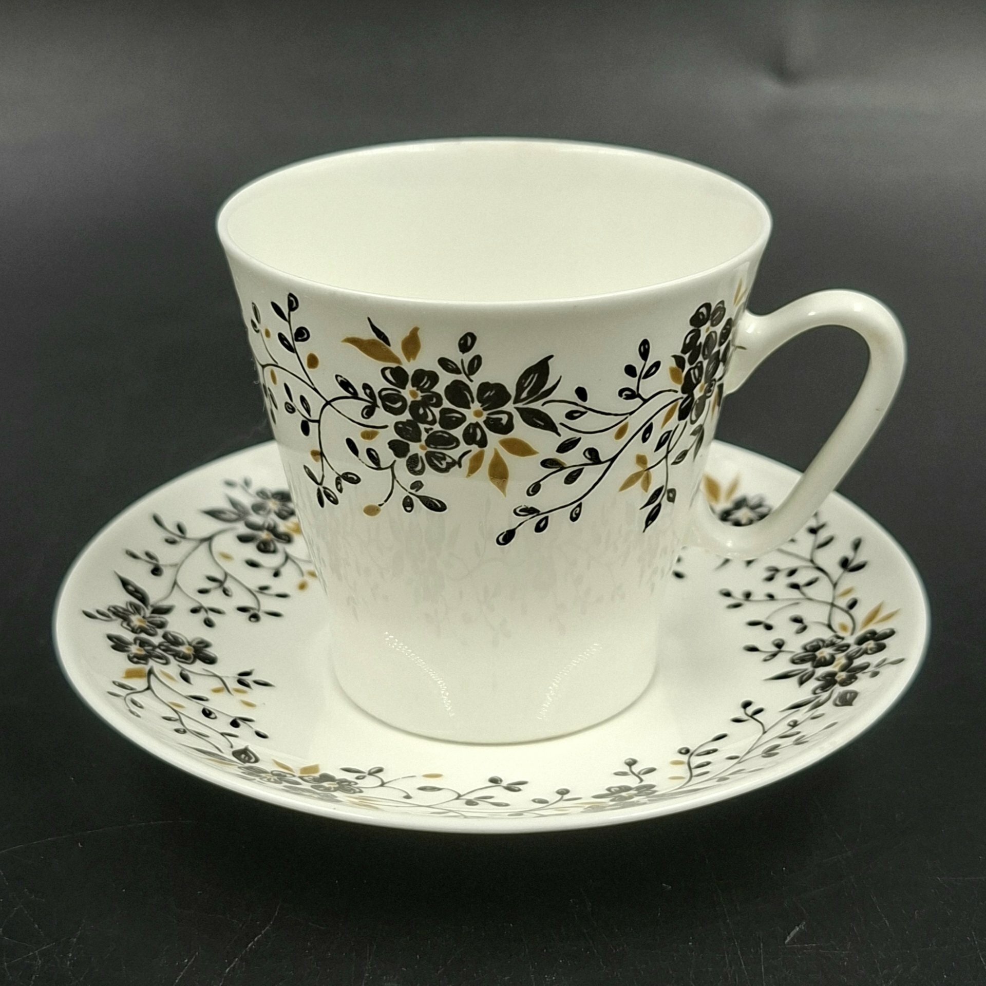 Пара кофейная "Тонкие веточки", форма "Черный кофе", фарфор, деколь, золочение