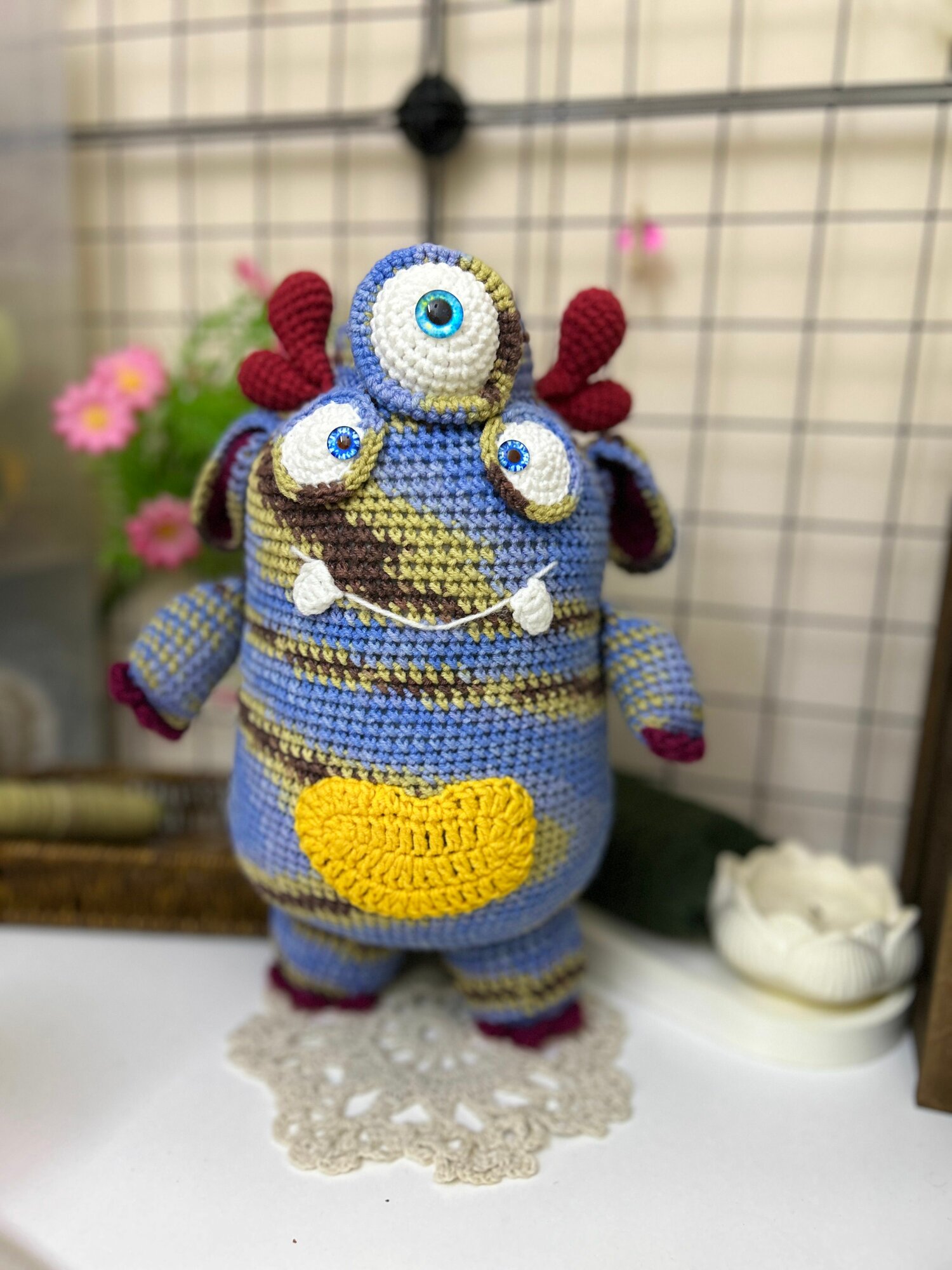 Вязаная игрушка Монстрик. Игрушка ручной работы. Кукла