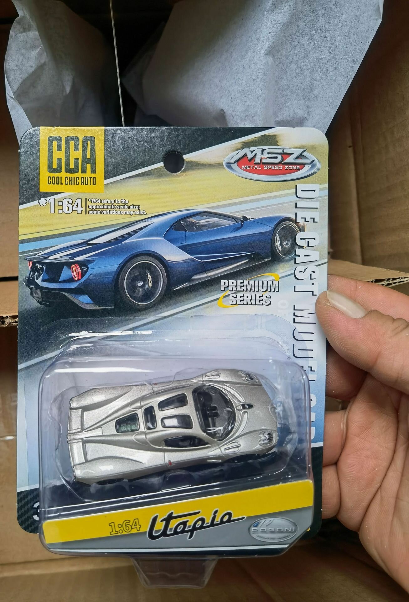 Легкосплавная модель автомобиля CCA Caipo 1/64(1:64Золото утопии Пагани)