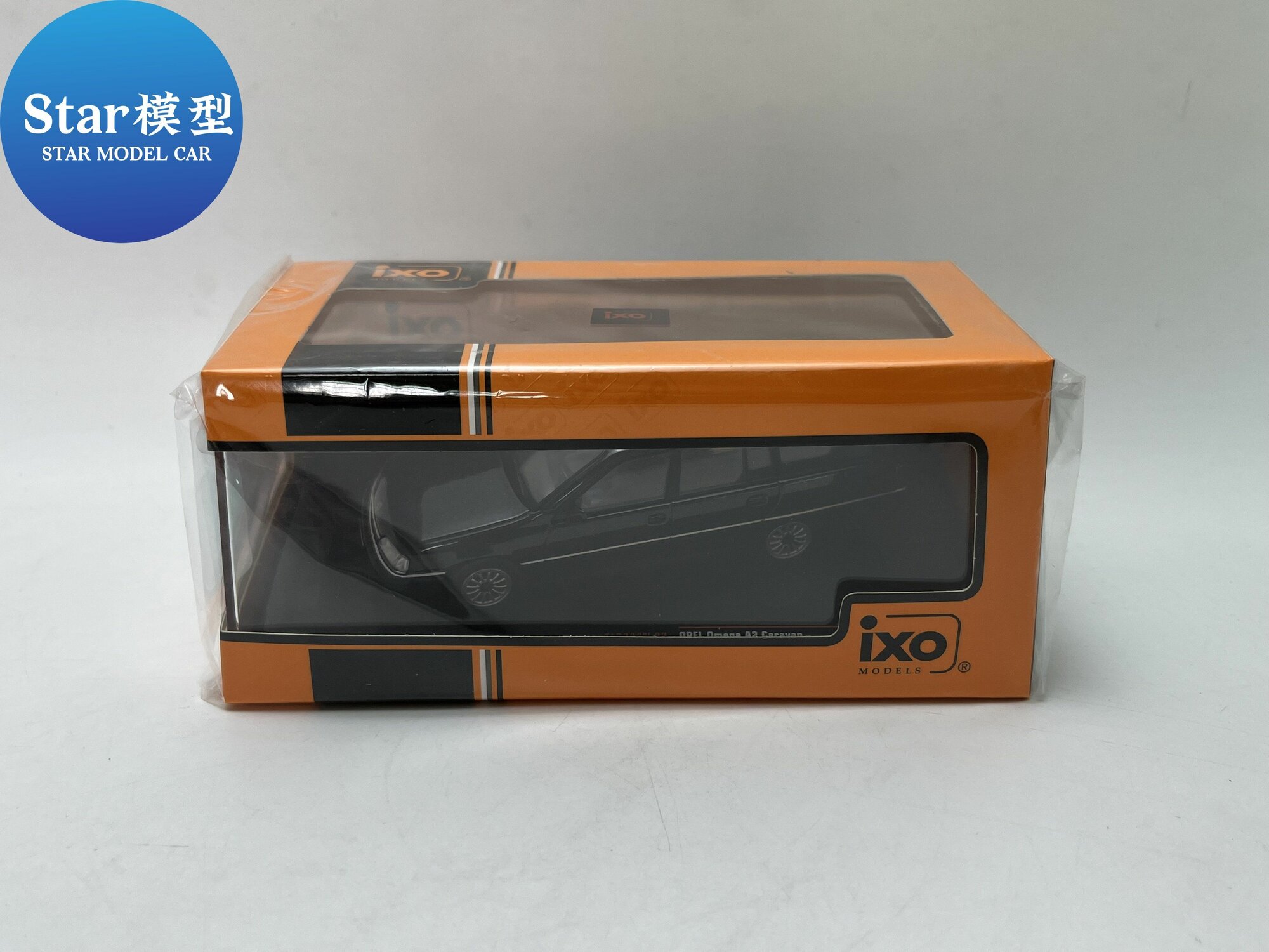 IXO 1/43 Opel Omega A2 1990 Литая модель автомобиля
