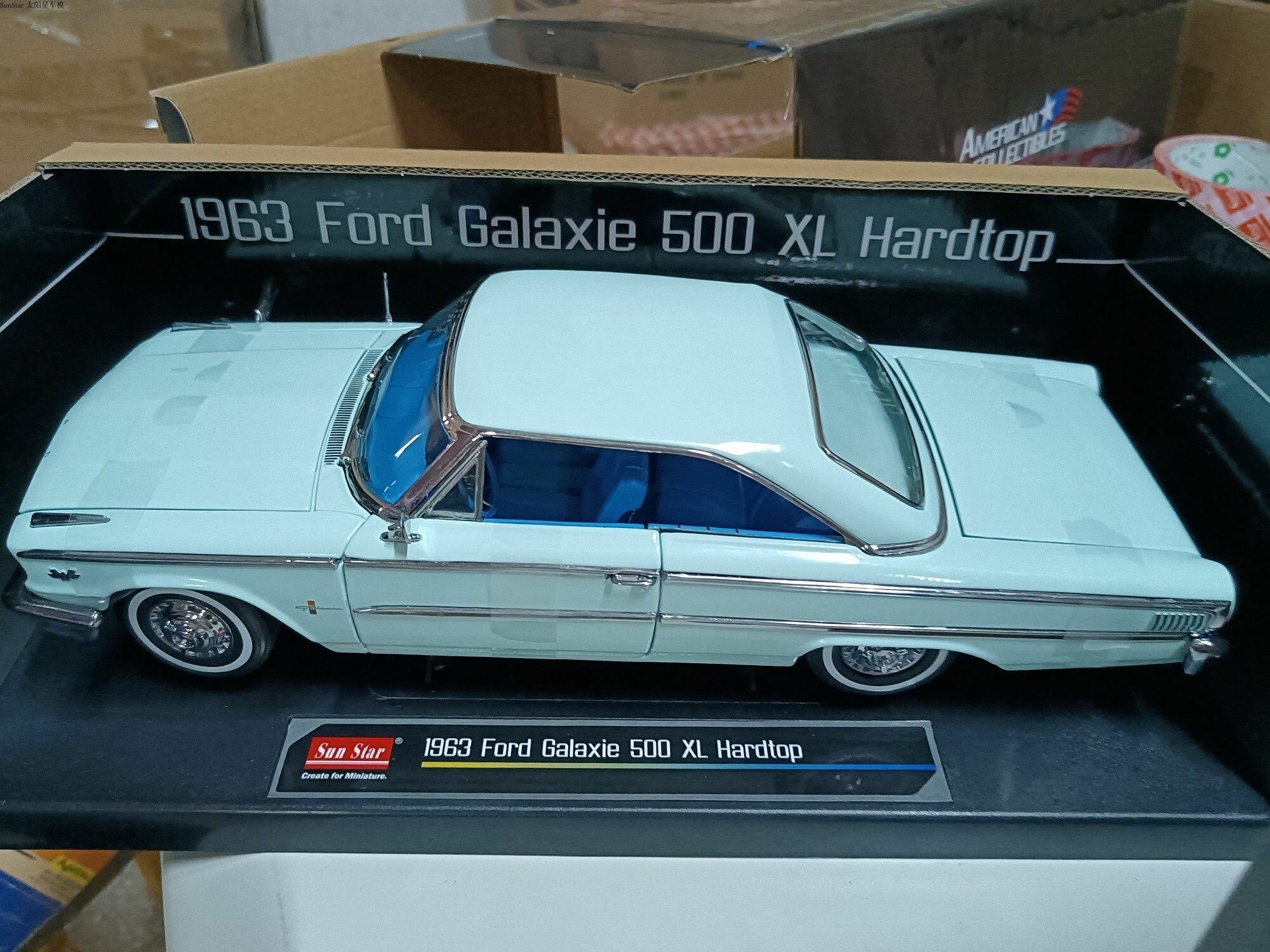 SunStar 1/18 Масштабная модель из литого металла 1963 Ford Galaxy 500 Saloon