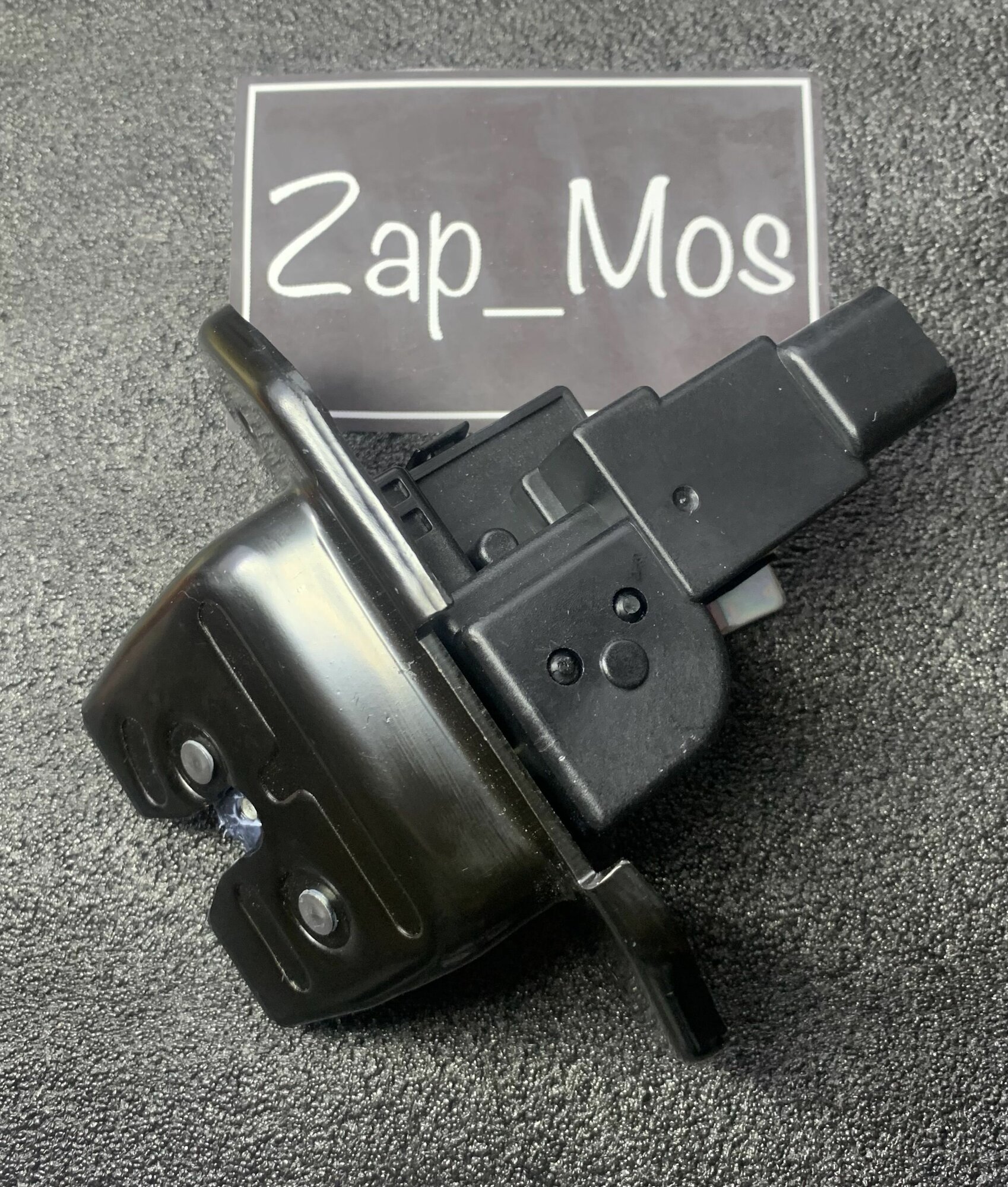 Замок крышки багажника Kia Rio X-Line / X 81230H0200