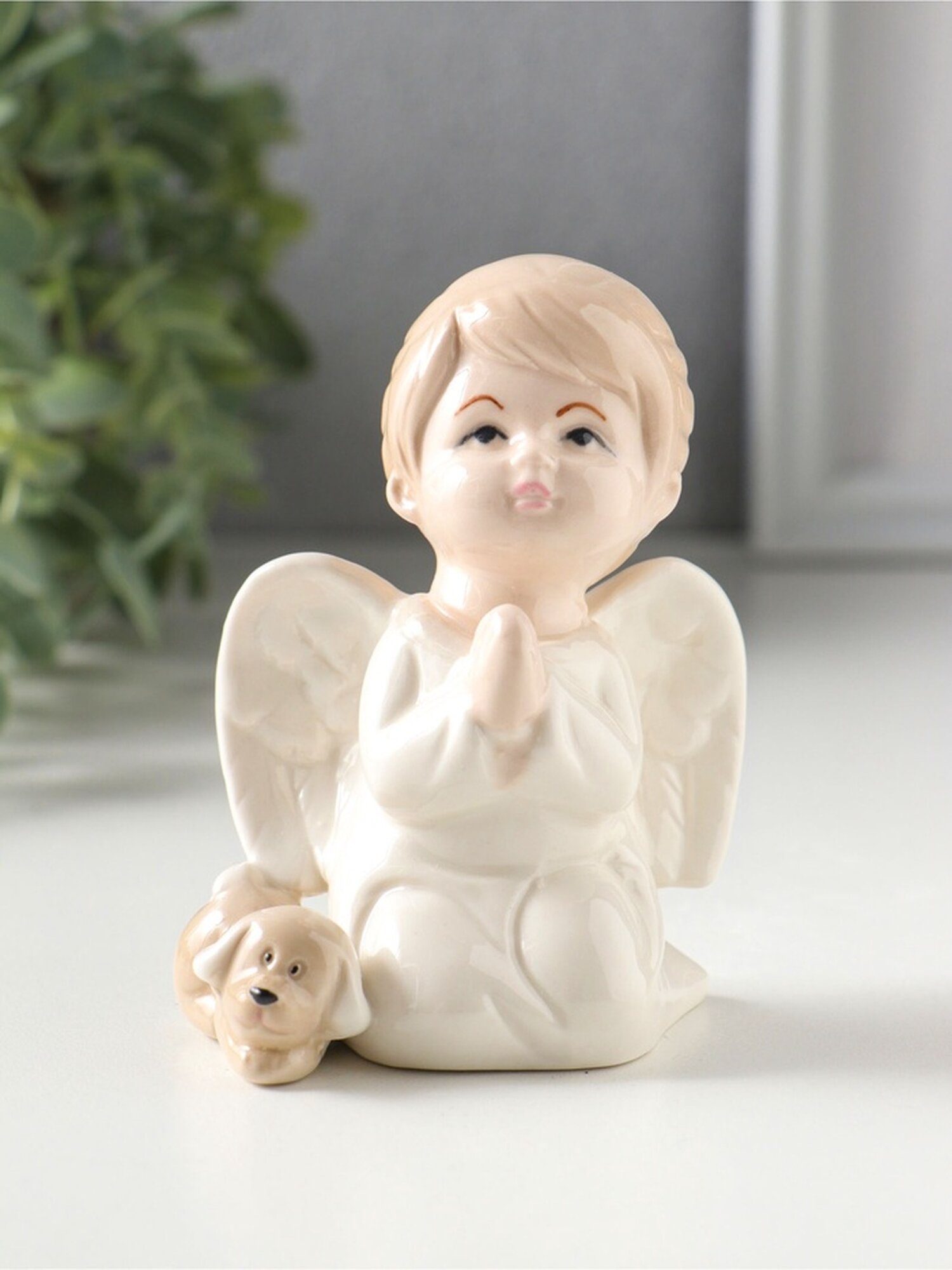 Фигурка керамика «Девочка-ангел с щенком молится», 7.8×5.5×9 см