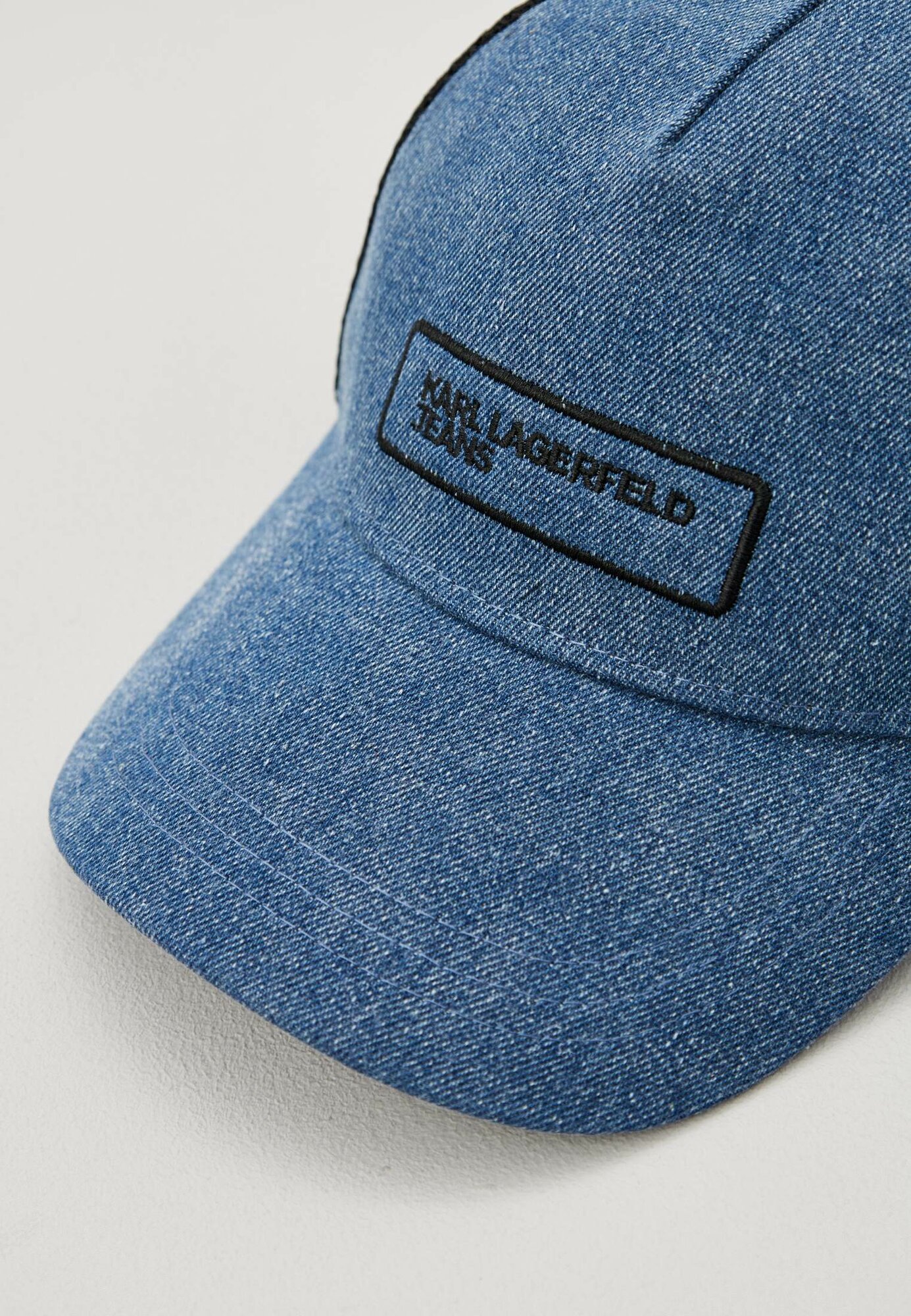 Бейсболка KARL LAGERFELD JEANS для женщин, размер 56-60, синий — фото 1