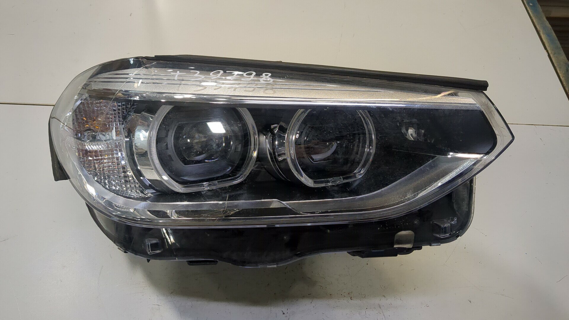 Фара (передняя) правая BMW X3 G01 Б/У