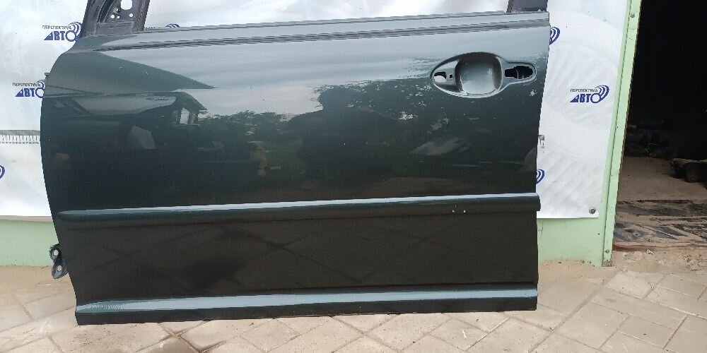 Дверь передняя левая Toyota Avensis T250 6700205050