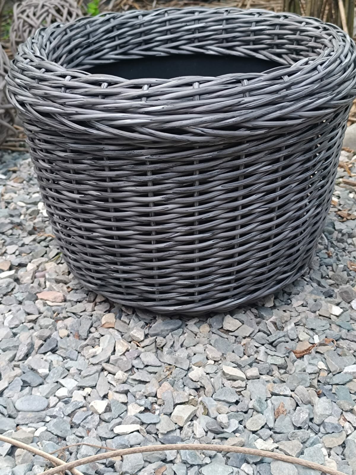 Кашпо Круглое "Уютный дом" - 20 литров - цвет ротанга "Графит"