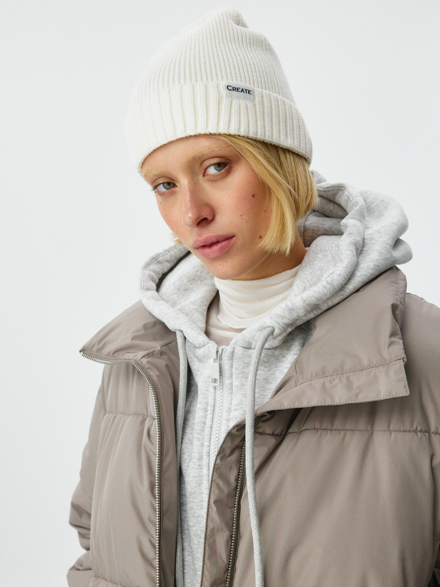 Шапка-бини для женщин