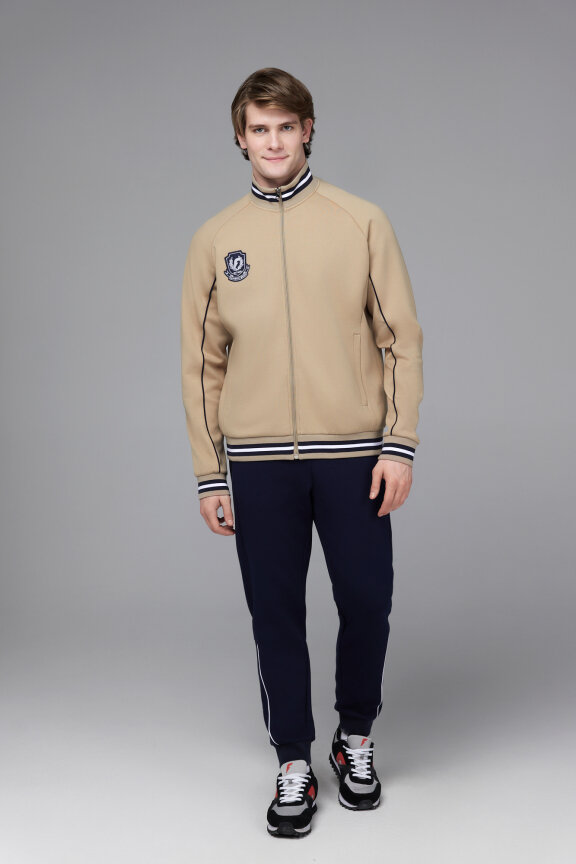 Костюм спортивный