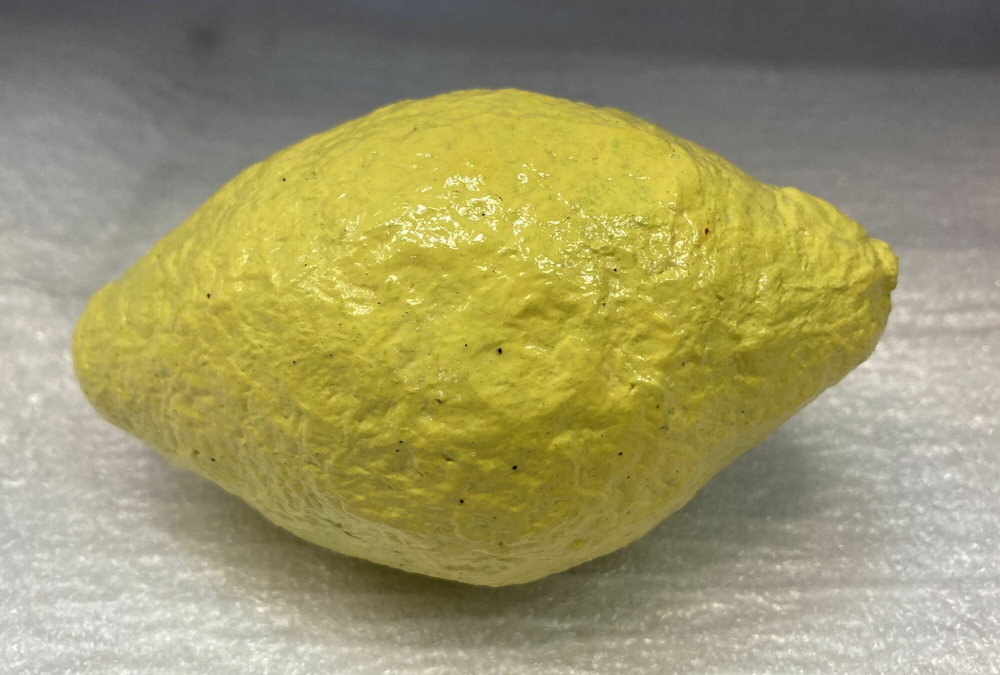 АРТ-Салон на Октябрьской дизайнерский арт-объект скульптура "Лимон" 6,5х11х6,5 см, паперклей, ручная работа;