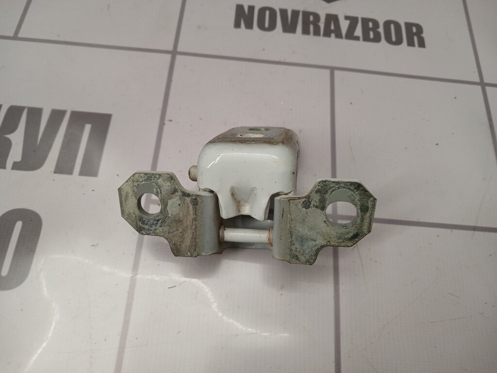 Петля двери передней правой верхняя Renault Megane 3 09-16