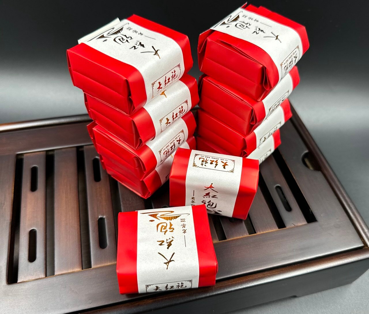 Улун Да Хун Пао (Большой Красный Халат) утёсный улун (Яньча) из Уишань, Китай. 10 порционных упаковок по 8 грамм