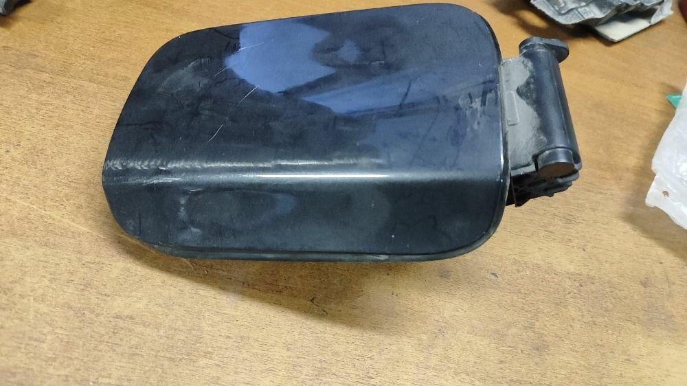 Лючок бензобака BMW 5 F10/F11 7204365