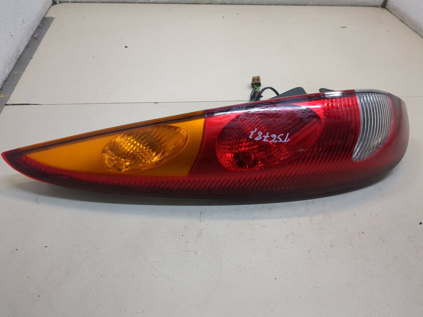 Фонарь (задний) левый Nissan Almera Tino Б/У